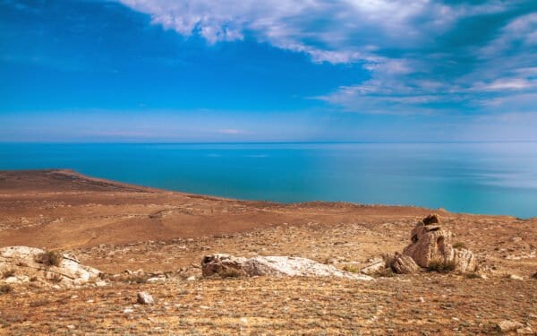 Sea vs Lake: What Are the 5 Differences? - A-Z Animals