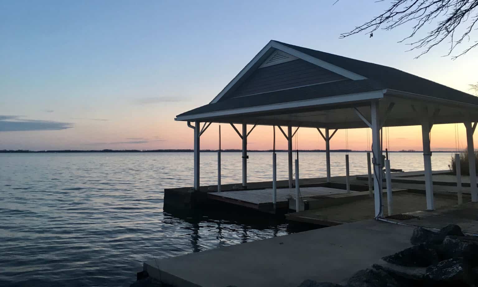 The 10 Most Polluted Lakes in the United States - A-Z Animals