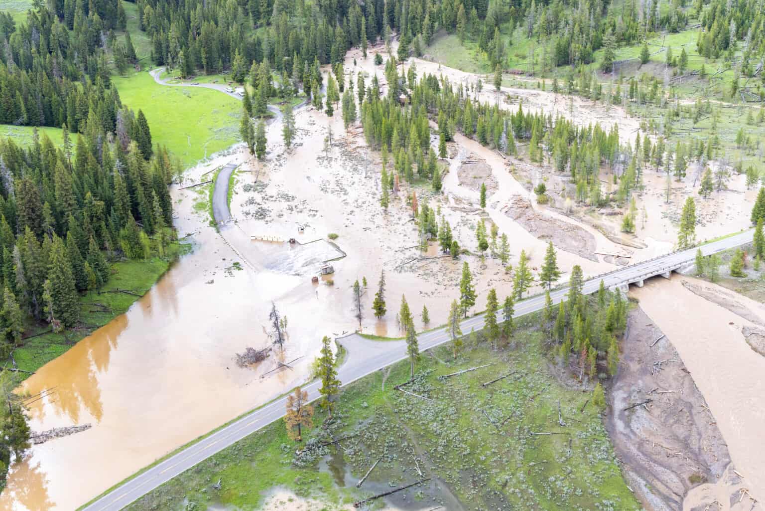 Photos That Show Yellowstone National Park's Devastating Flooding - A-Z ...