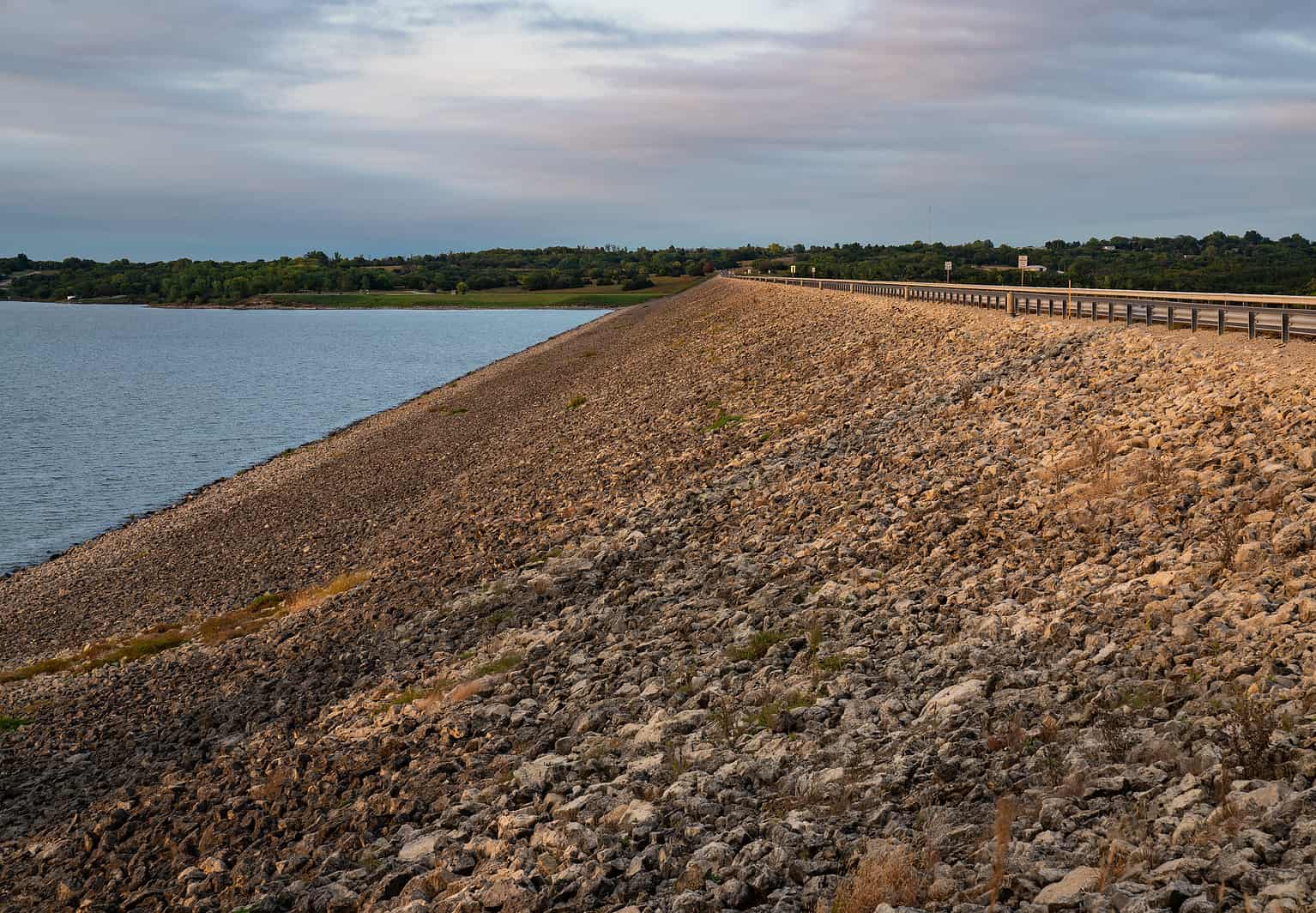 The Most Snake-Infested Lakes in Kansas - A-Z Animals
