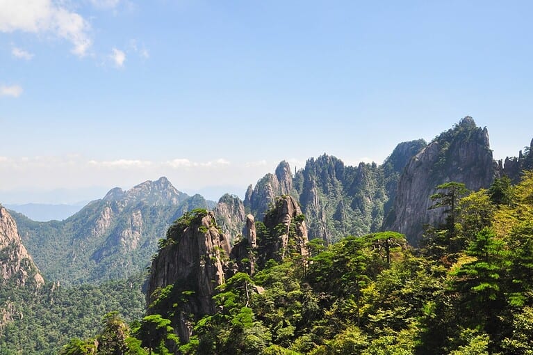 Chinese Scientists Discover Huge Crystal-Filled Dinosaur Eggs Belonging ...