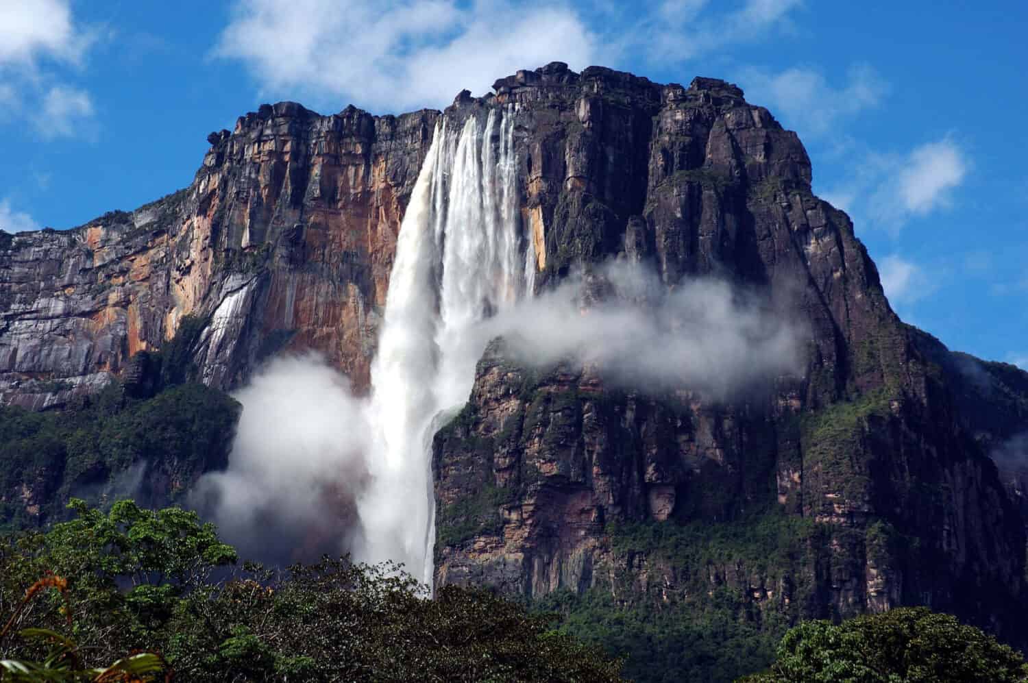 Discover the Amazing Tabletop Mountains (Tepuis) of Venezuela - A-Z Animals