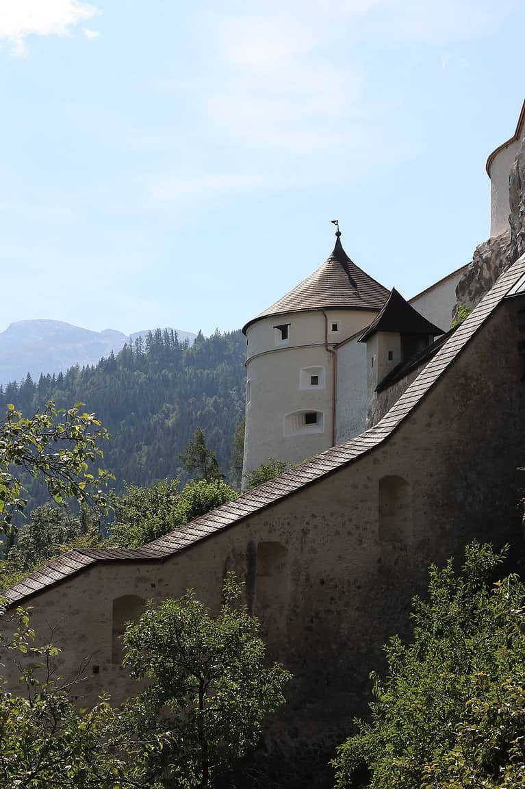 15 of the Oldest Surviving Castles in Human History - A-Z Animals