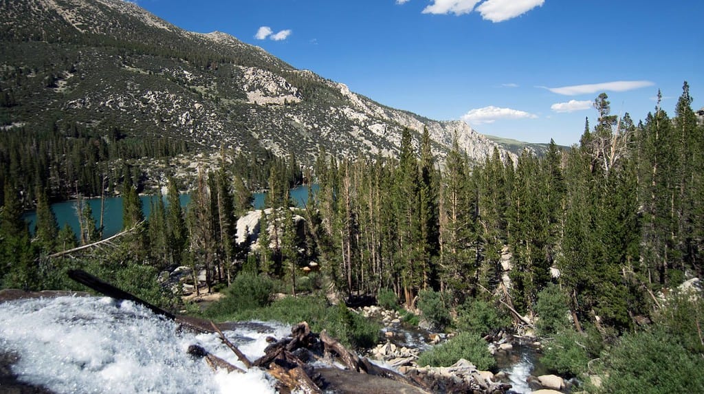 Incredible Mountain Lake Habitats in America - A-Z Animals Slideshows