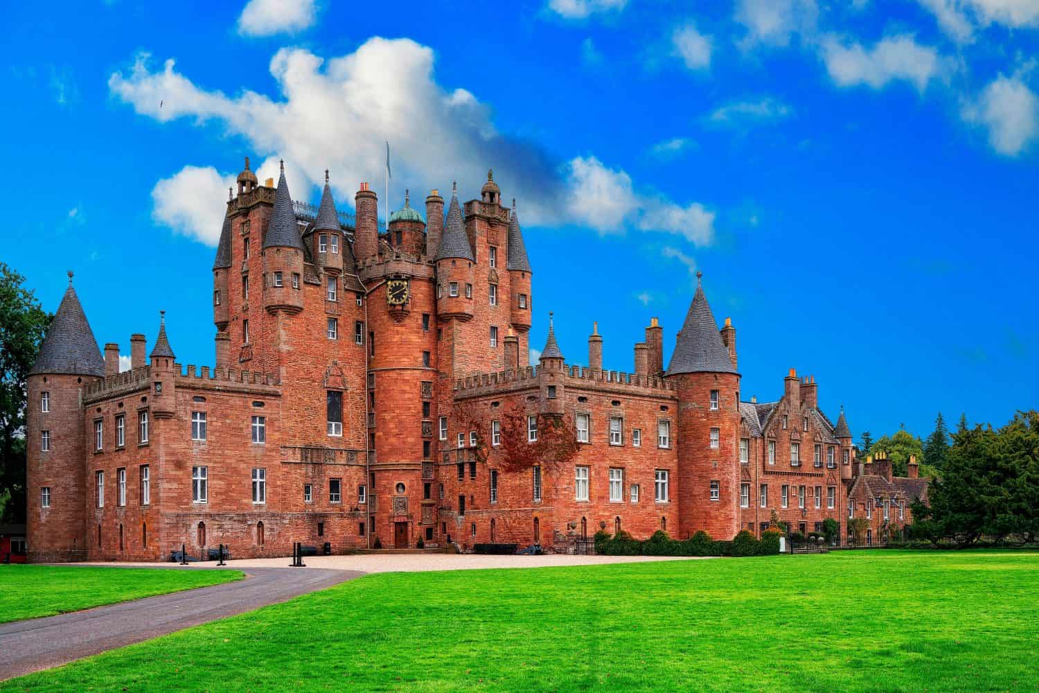 The 17 Most Beautiful Castles in the World - A-Z Animals