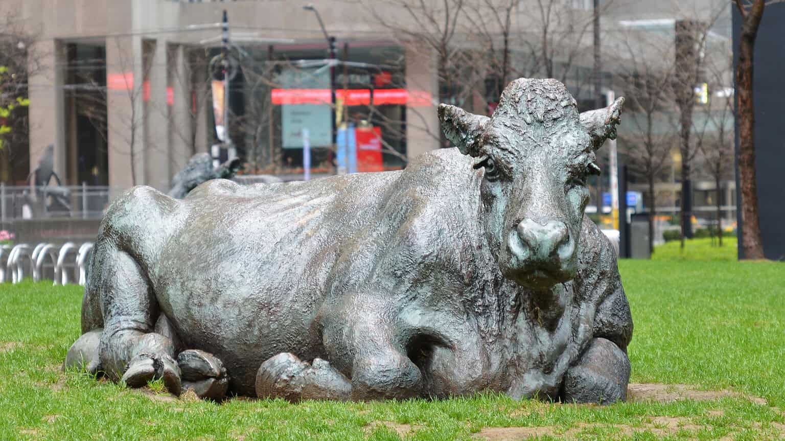 11 Iconic Animal Statues Worth Traveling the World to See - A-Z Animals