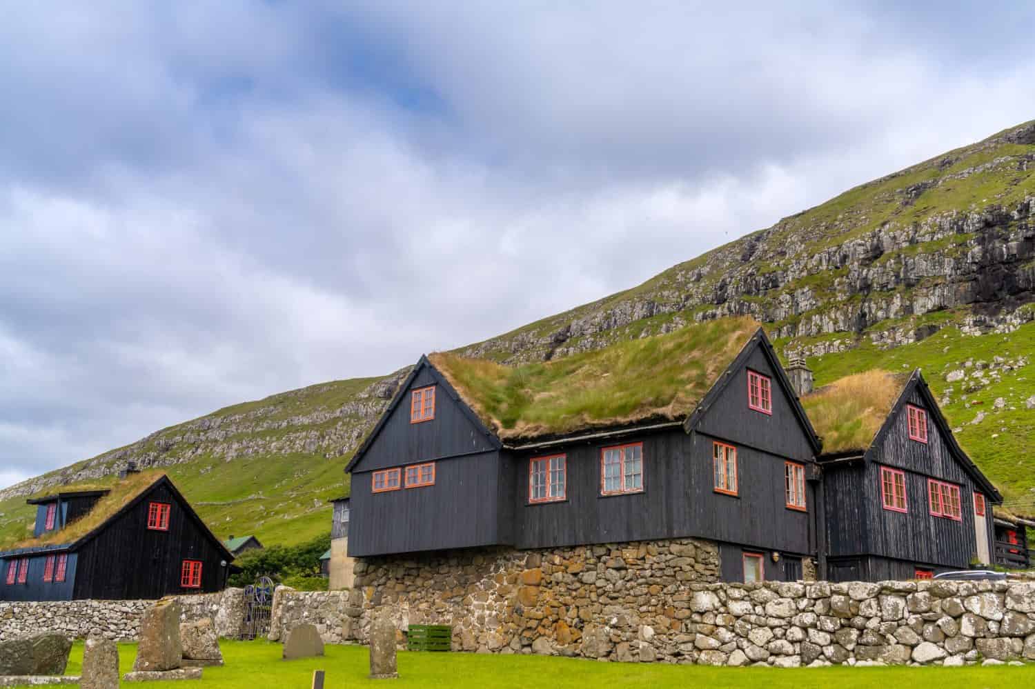 17 Incredibly Old Buildings People Still Use to This Day - A-Z Animals