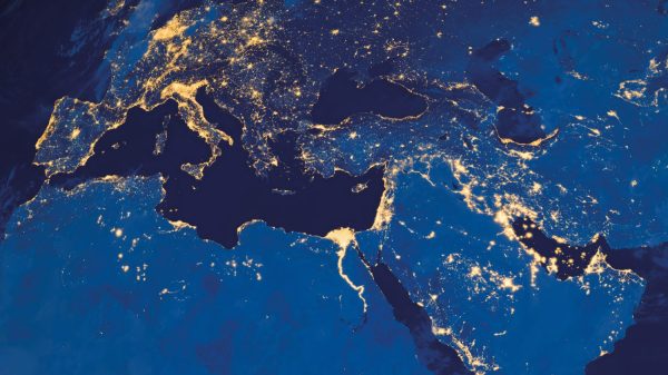 How Light Pollution Harms Migrating Birds - A-Z Animals