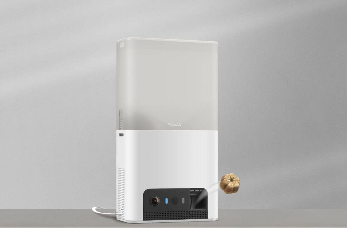 Top Smart Treat Dispensers That Entertain and Feed Your Pets